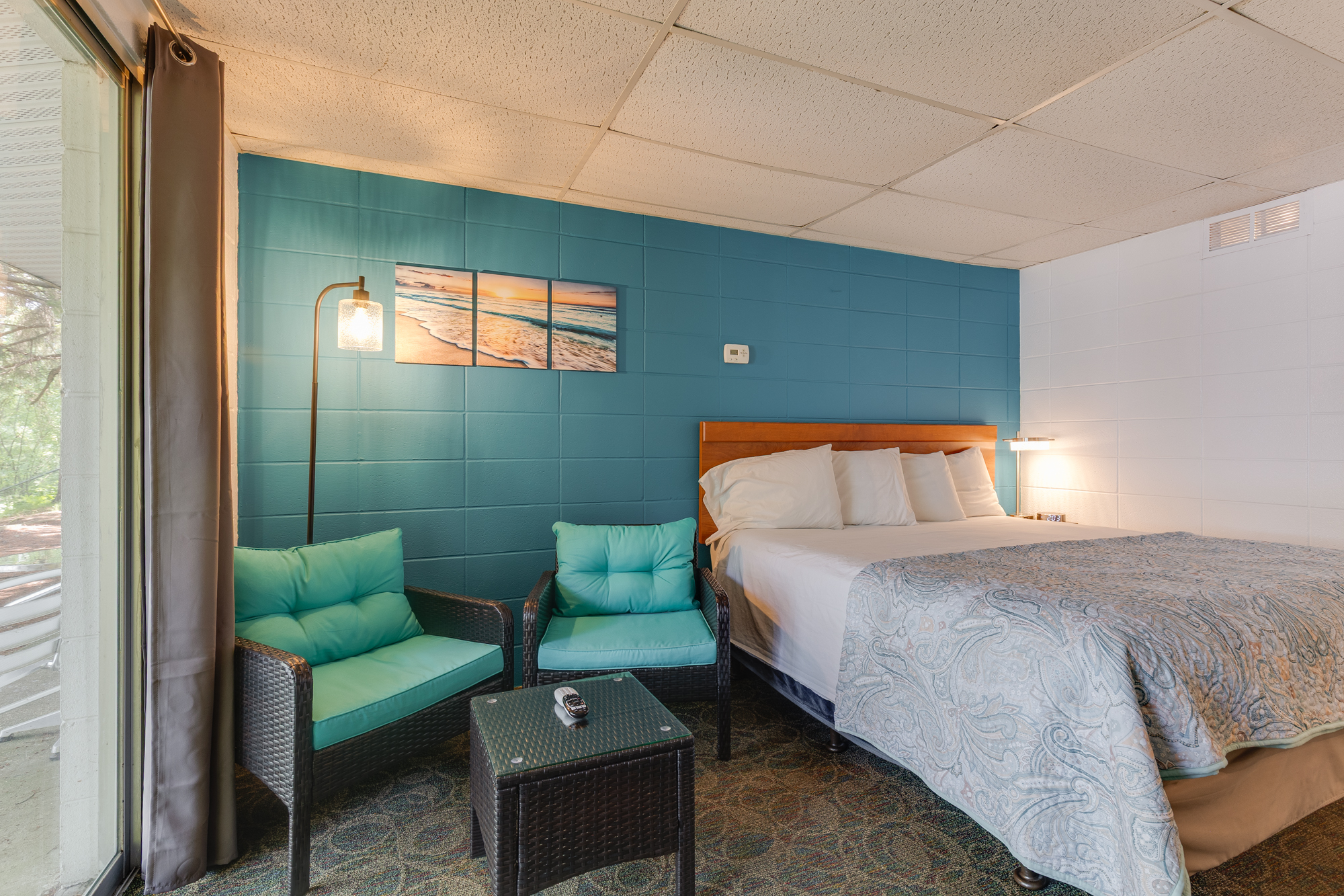 Accommodations - Lakeside Motel & Cottages